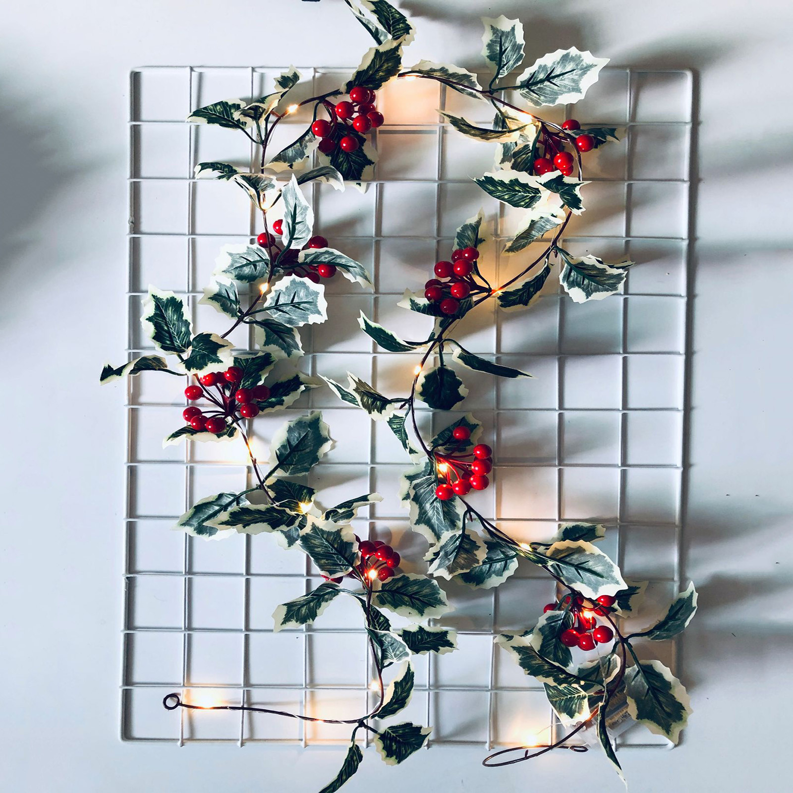 6.56FT Christmas Red Berries Rattan With 20 Lamp String Christmas ...